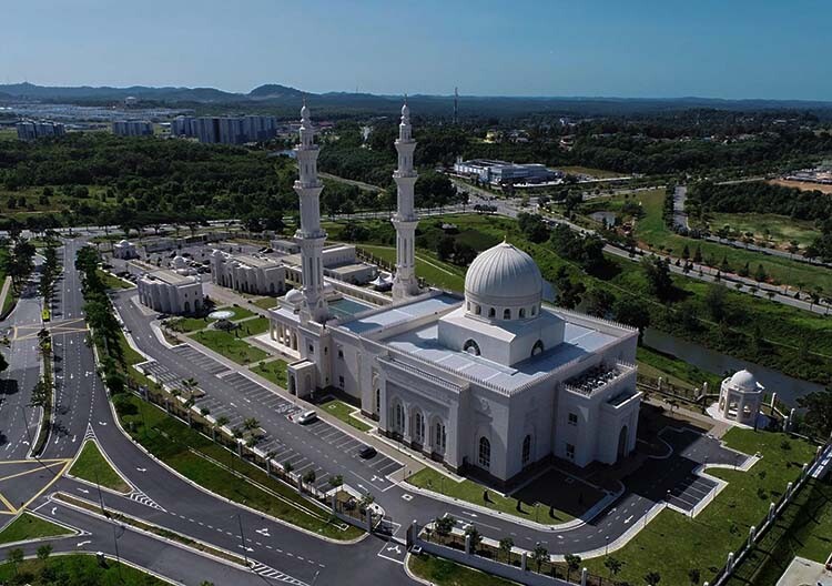 10 Tempat Menarik Di Nilai Negeri Sembilan (2026) | Melancong.my